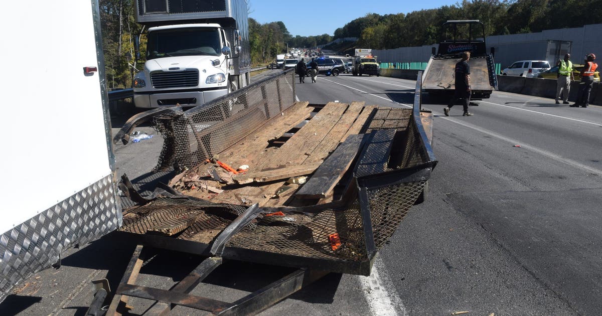 Loose trailer injures 2 men on I-20, DeKalb police looking for owner ...