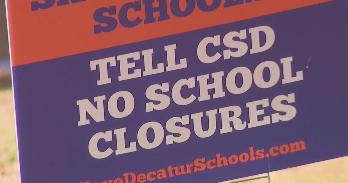 Parents celebrate delay in Decatur’s proposed elementary shutdowns ...