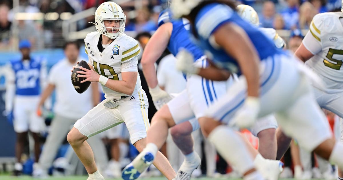 Haynes King sets career records in final game as Georgia Tech loses to ...