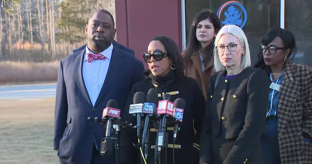 Fulton County leaders react to FBI raid at election center near Atlanta ...