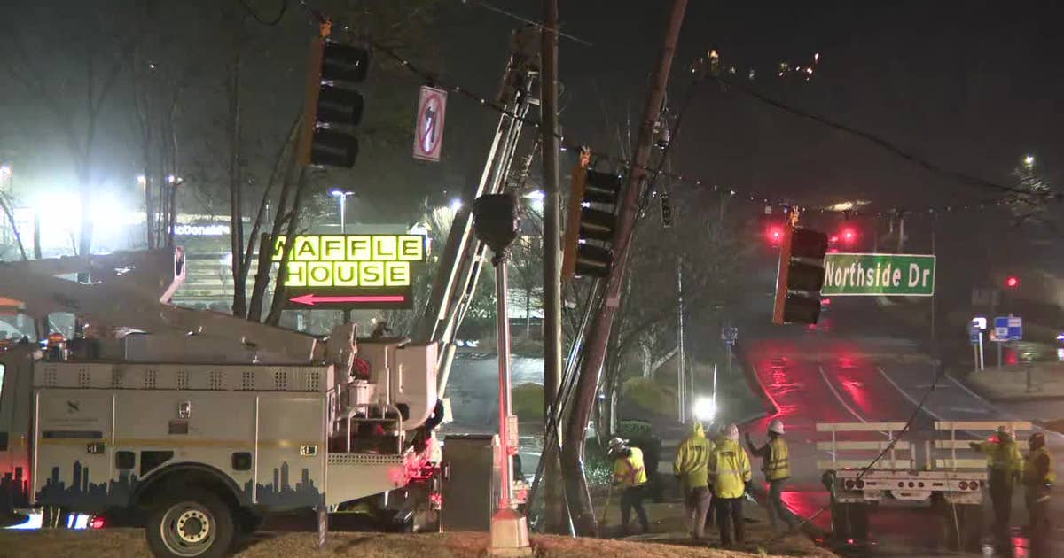 Car crash topples traffic signal pole near I-285 causing massive delays ...