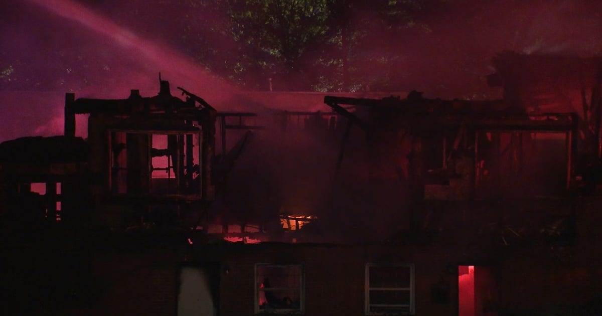 Fire destroys northwest Atlanta apartment buildings | FOX 5 Atlanta