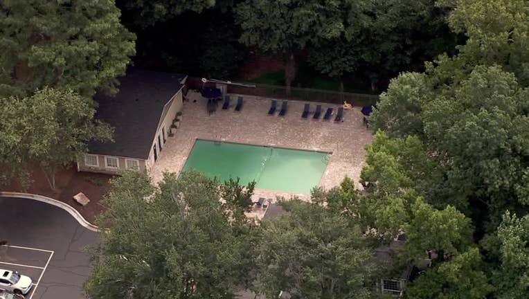 2-year-old dies after drowning in Roswell apartment pool | FOX 5 Atlanta