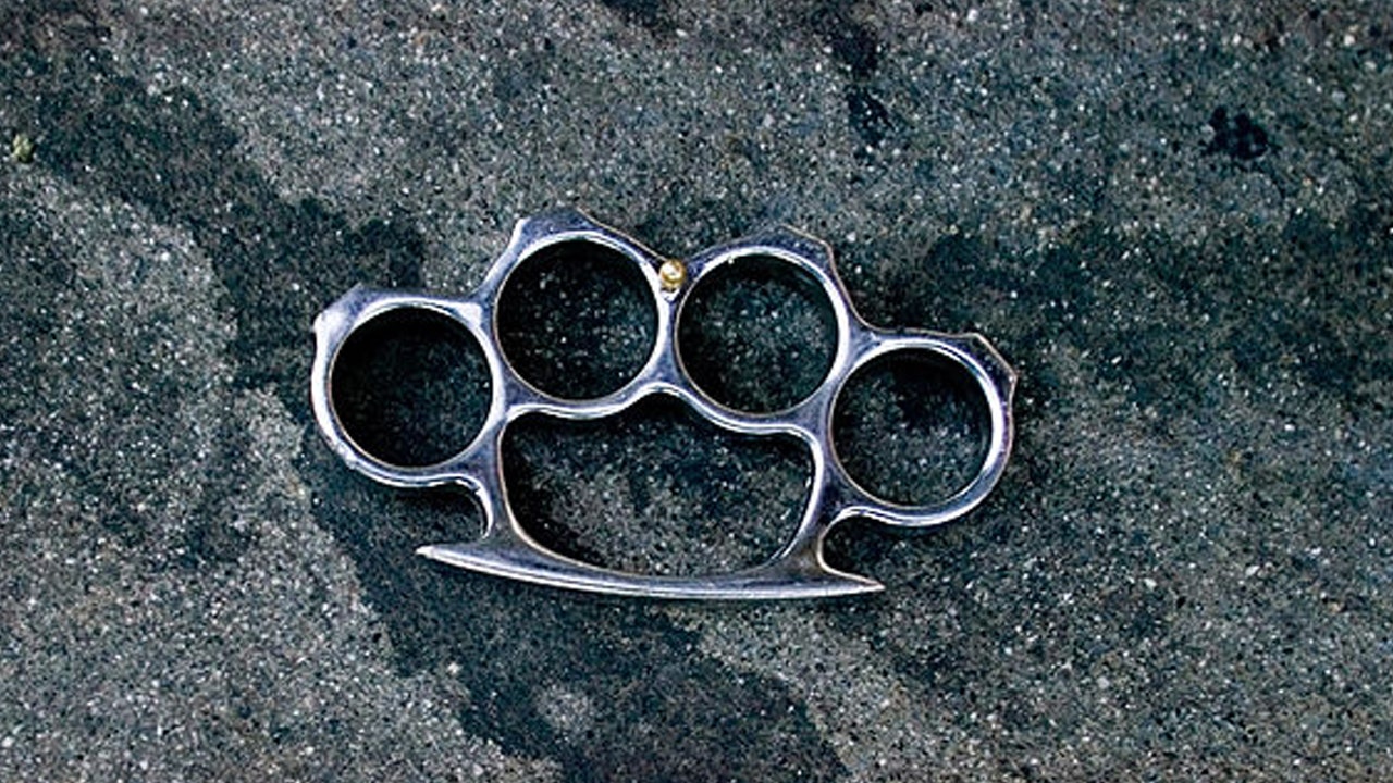knuckle duster laws
