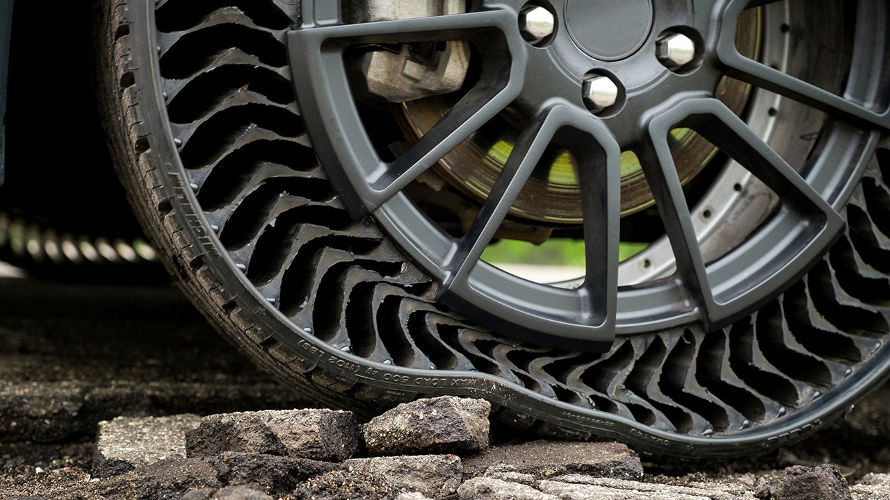 Michelin GM Rolling Out Puncture proof Airless Tire Michelin GM Rolling Out Puncture proof Airless Tire