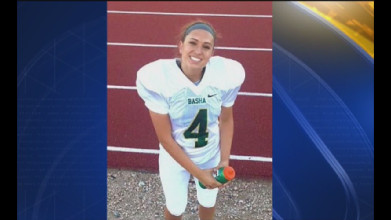 Arizona high schooler first female to receive college football scholarship