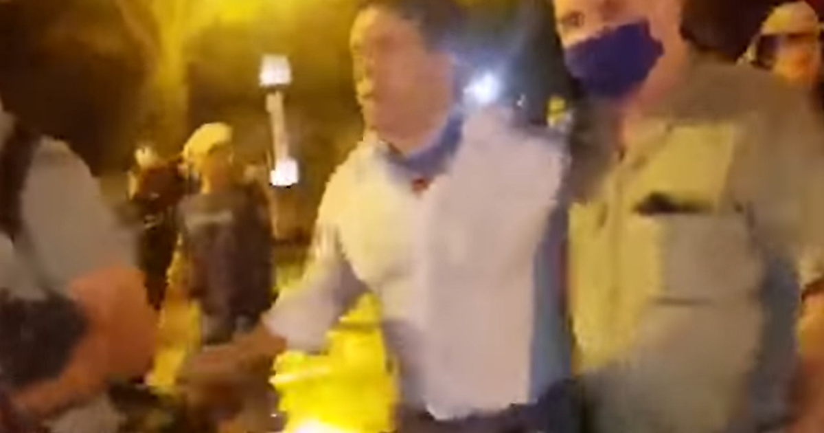 Fox News crew harassed, chased by angry mob while reporting on protests ...