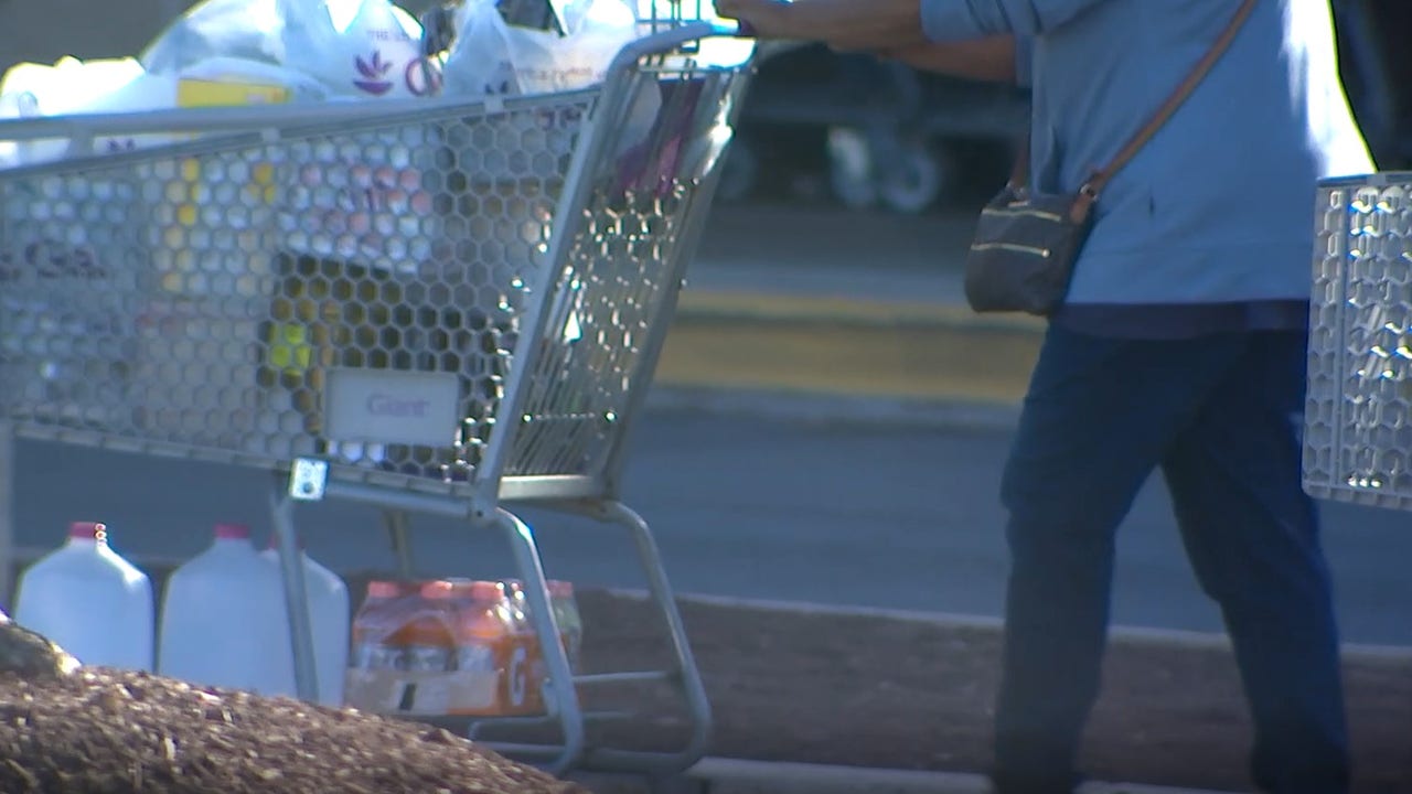 Elderly Woman Robbed Assaulted In Wheaton Giant Parking Lot Fox 5 Dc