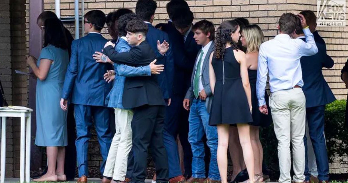 Cameron Robbins' family seen saying final goodbyes after teen lost at ...