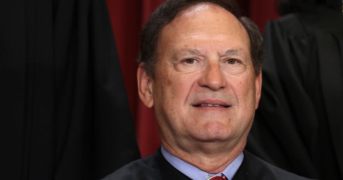 Second flag linked to Jan. 6 rioters displayed at Justice Alito's ...