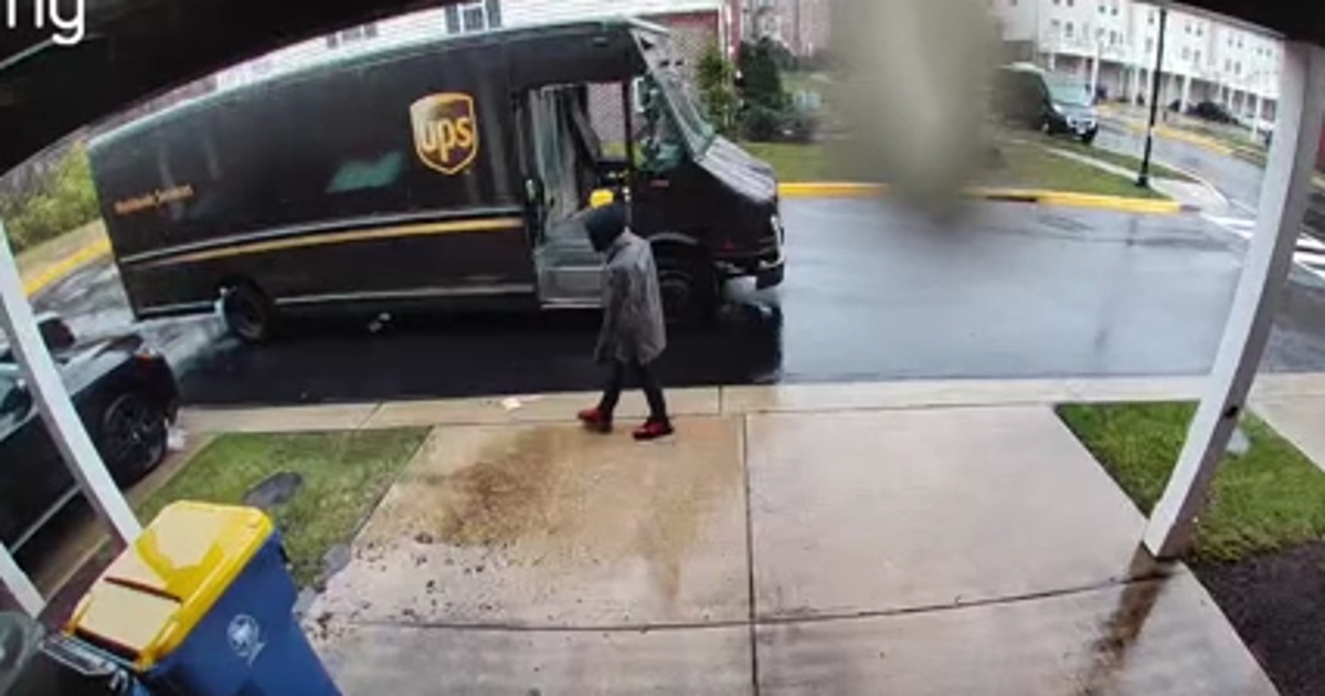 DC woman accuses UPS drivers of stealing wallet, $2,000 in cash | FOX 5 DC