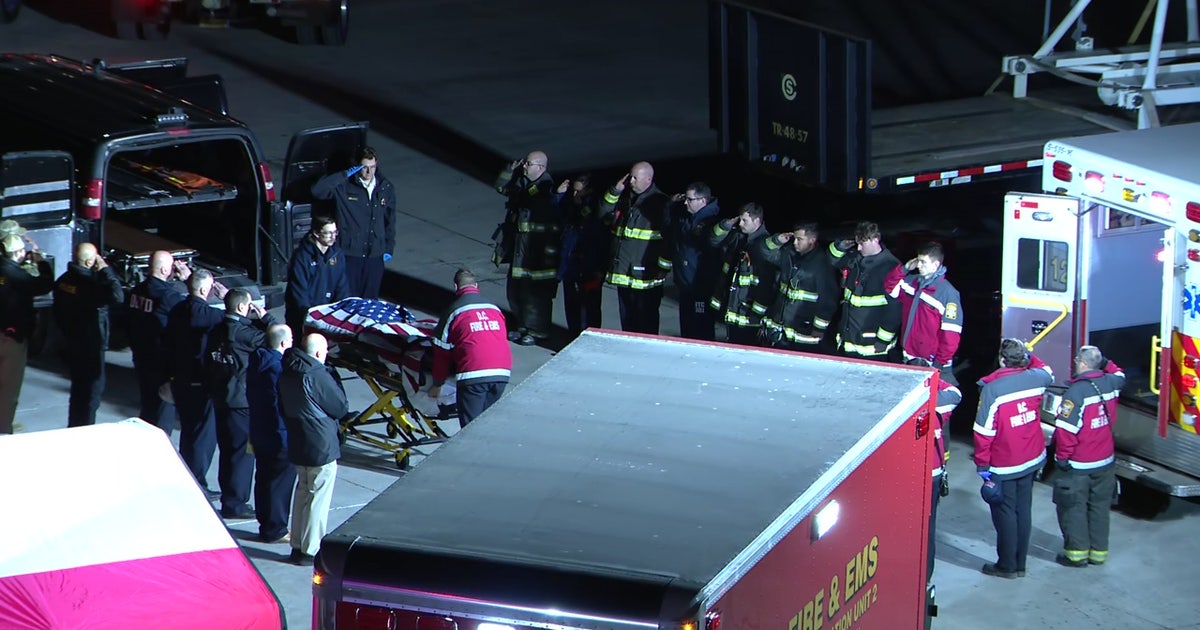 DC plane crash: Flag draped remains honored by first responders | FOX 5 DC