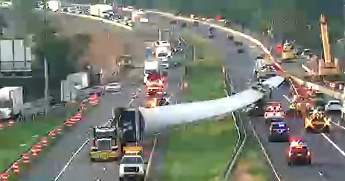 Wind turbine blade crash shuts down traffic on I-70 in Maryland | FOX 5 DC