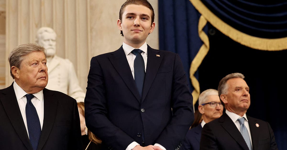 Barron Trump moves into White House for NYU sophomore year: reports ...
