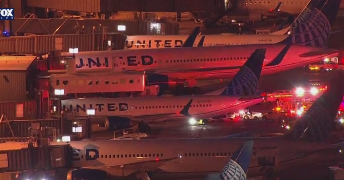 18 passengers being evaluated after people mover hits dock at Dulles ...