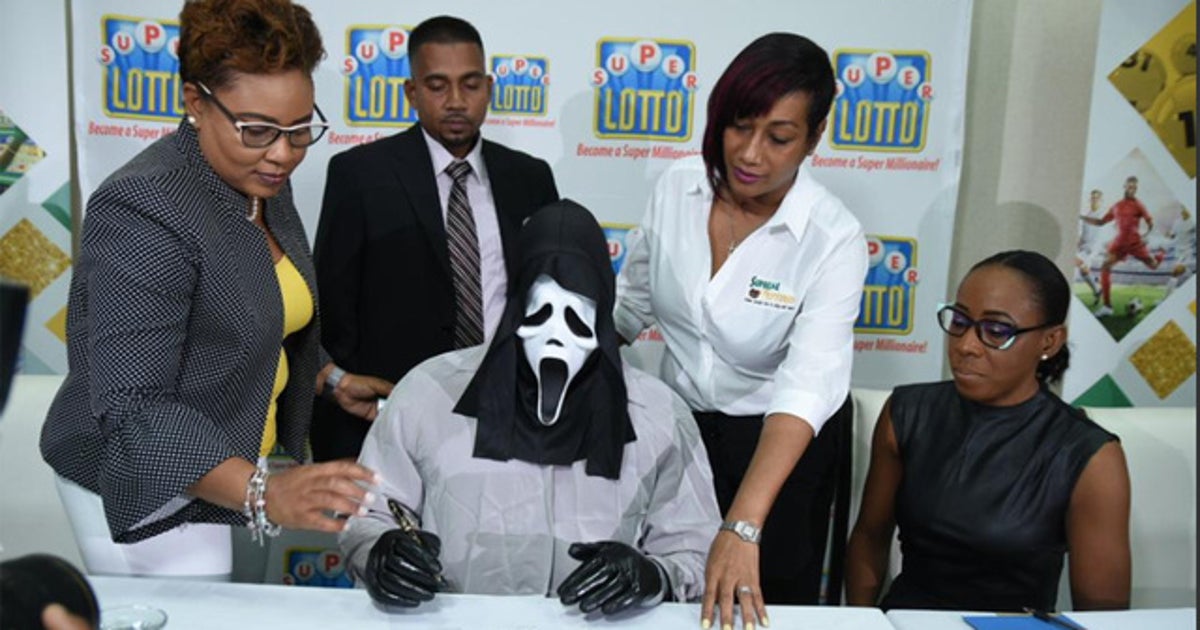 Man accepts lottery jackpot in 'Scream' mask | FOX 5 New York