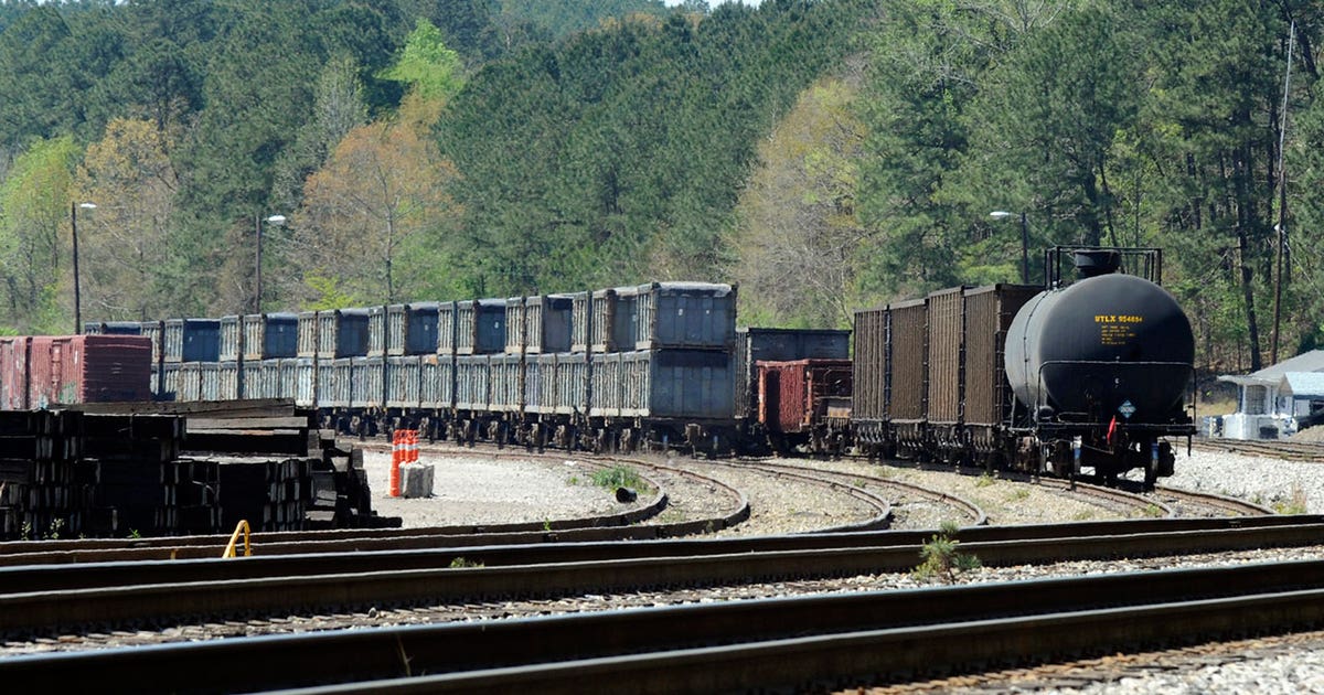 'It smells like death:' Alabama endures NYC 'poop train' | FOX 5 New York