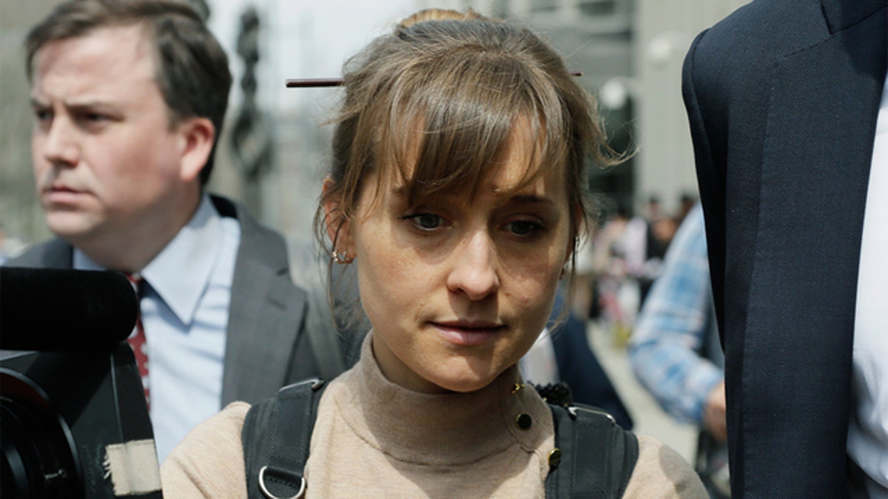 Actress Allison Mack Pleads Guilty In Sex Cult Case Fox 5 New York