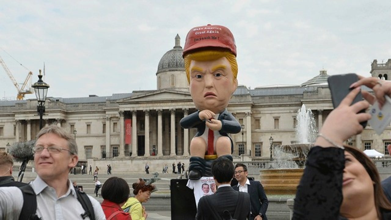 Giant Trump robot on toilet placed in London | FOX 5 New York