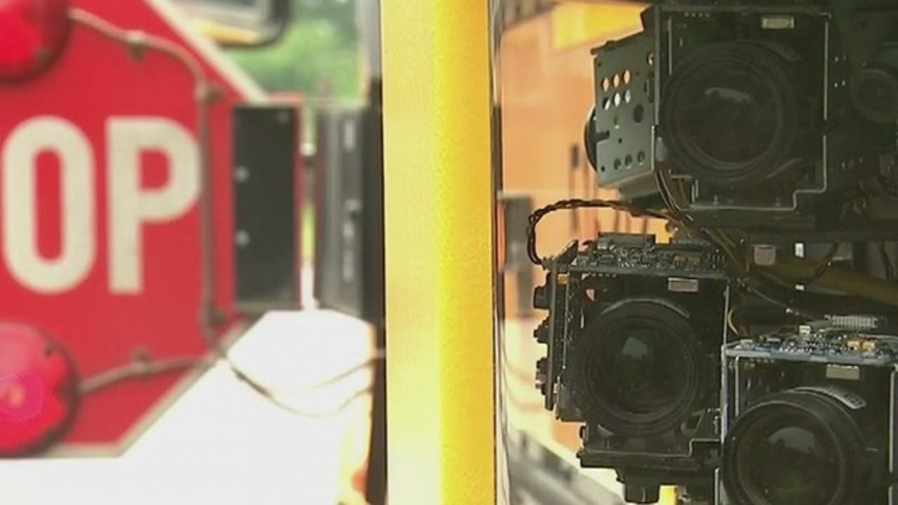 New York to let schools put cameras on school bus stop arms