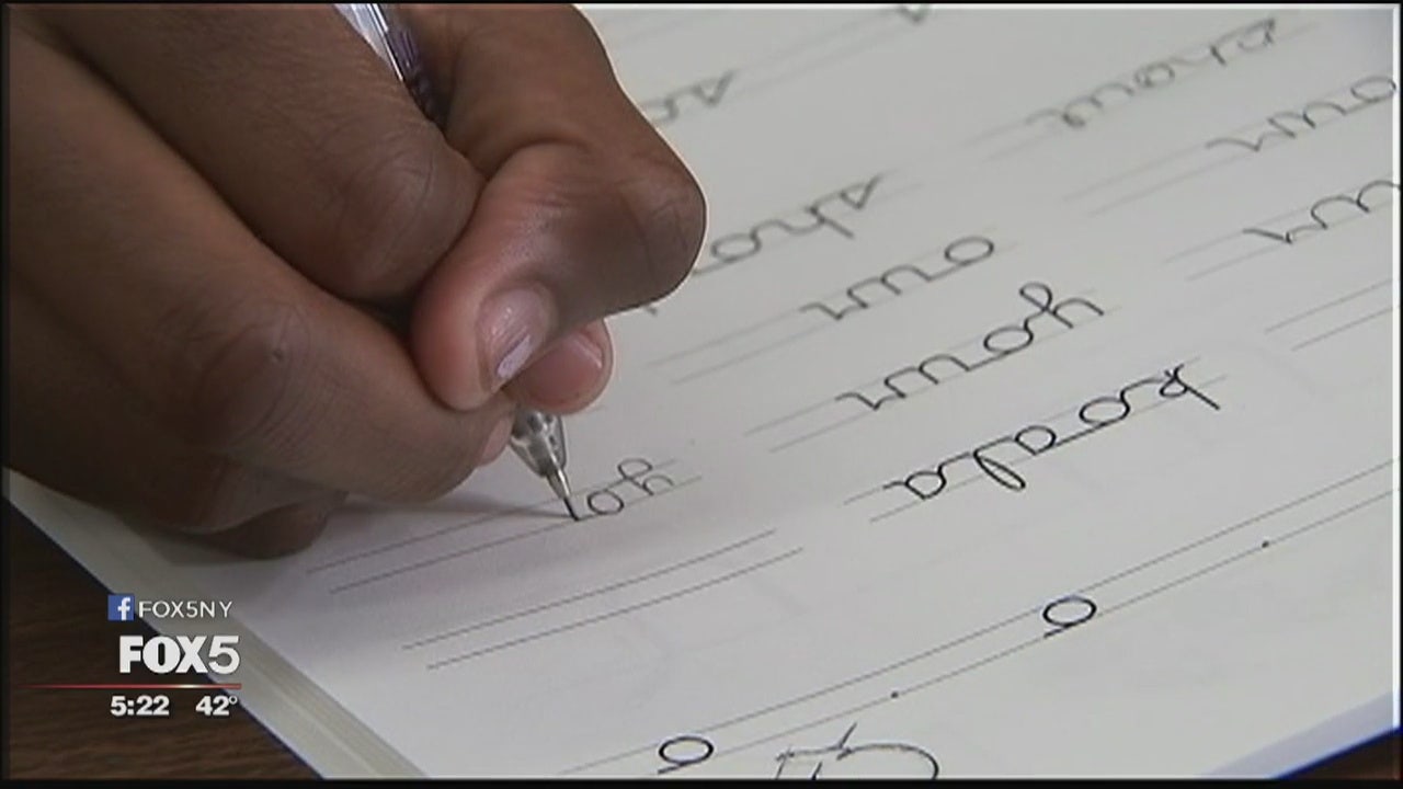 Cursive makes a comeback in Brooklyn school | FOX 5 New York