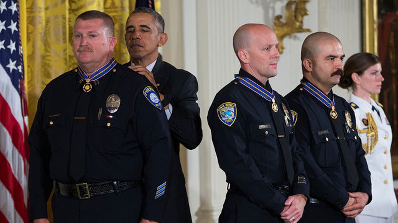 13 police officers awarded Medal of Valor