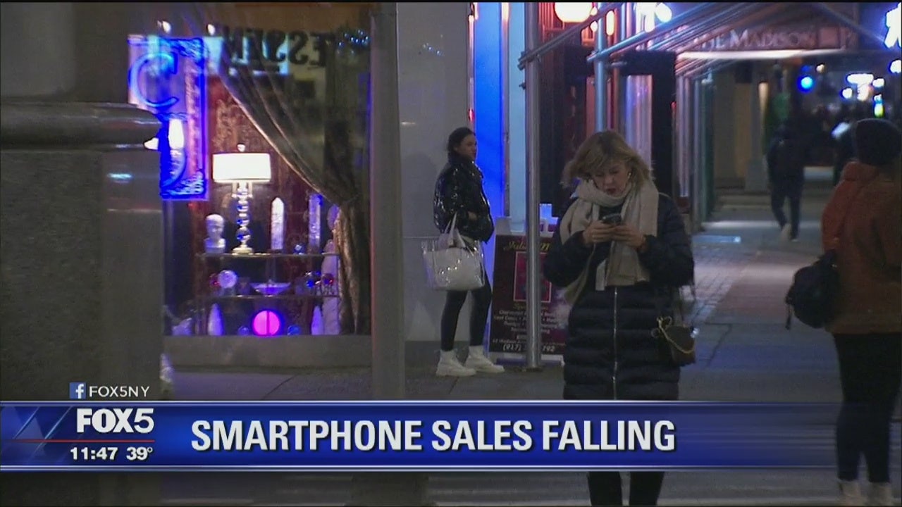 Smartphone sales on the decline, study