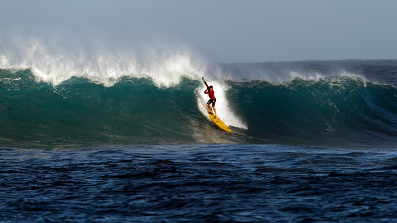 50-foot swells mean rare surfing meet is a go in Hawaii | FOX 5 New York
