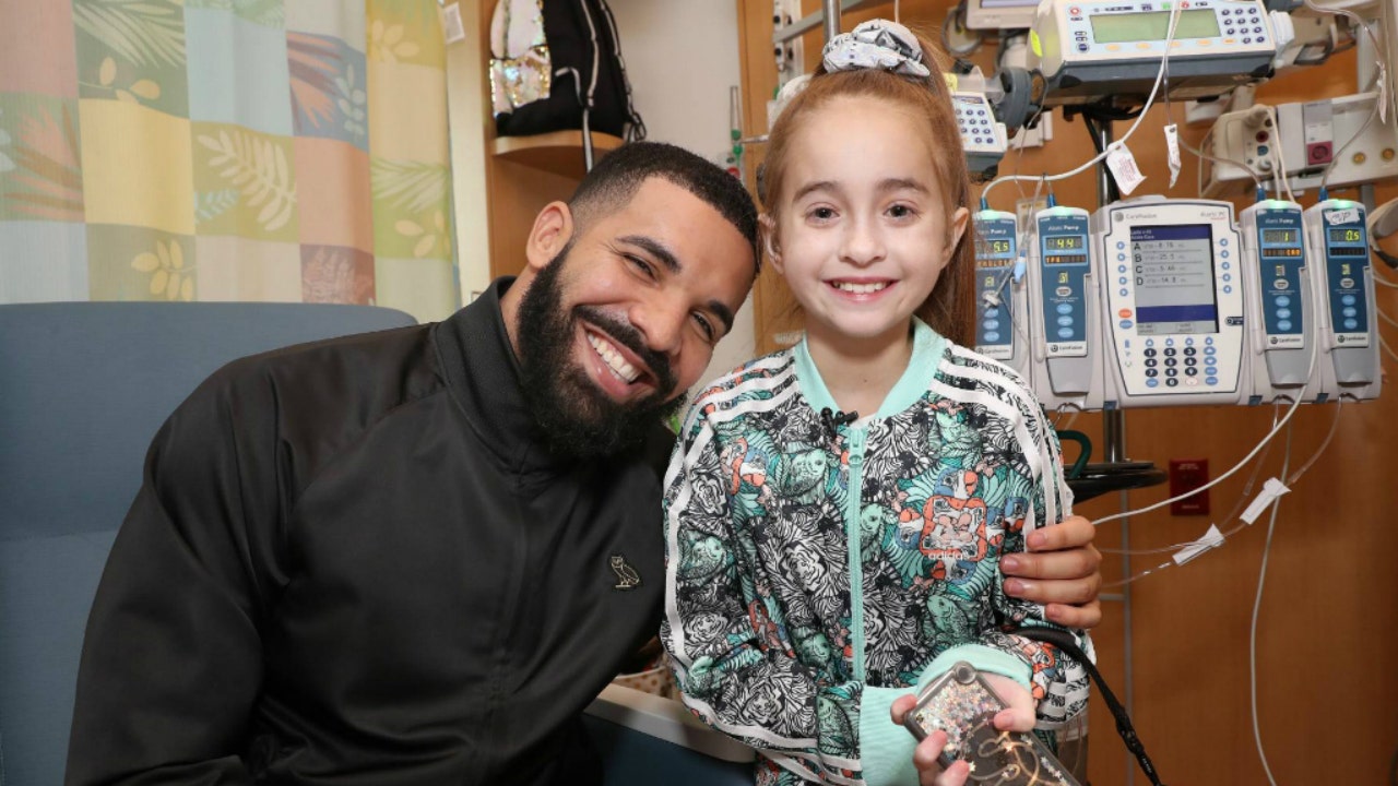 Drake visits 11-year-old at Chicago hospital after her 'KiKi Challenge ...