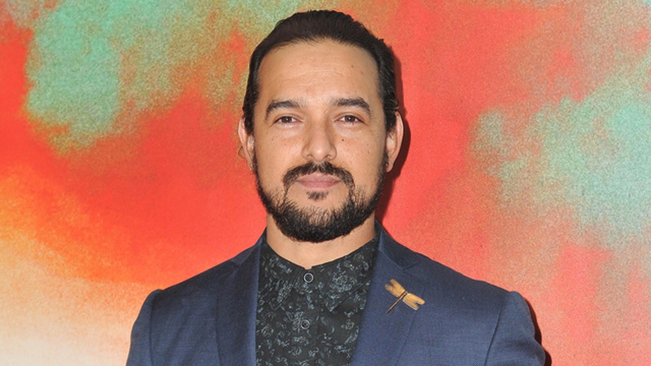 El Chapo cracks smile as actor who played him attends trial