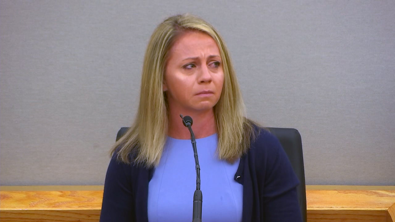 Amber Guyger Dallas Officer Who Fatally Shot Neighbor In His Home