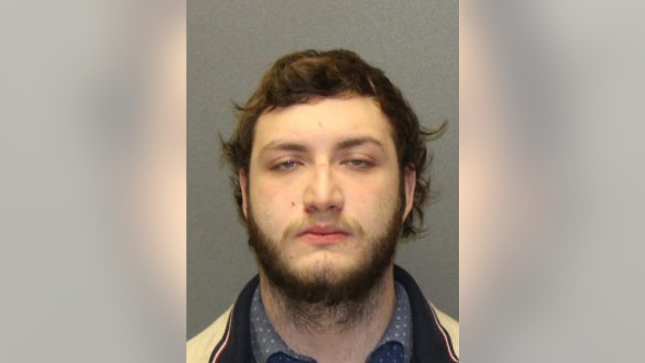 Bank teller accused of attacking customer in home invasion | FOX 5 New York Bank teller accused of attacking customer in home invasion | FOX 5 New York