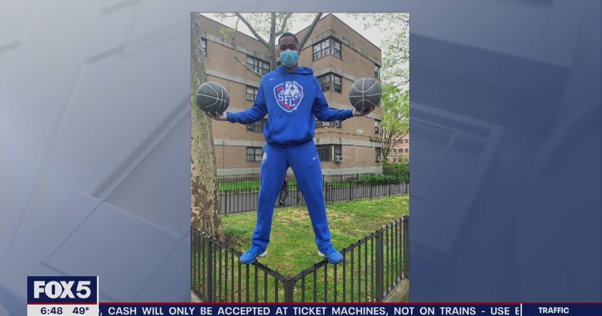 College basketball player's trick shots go viral | FOX 5 New York