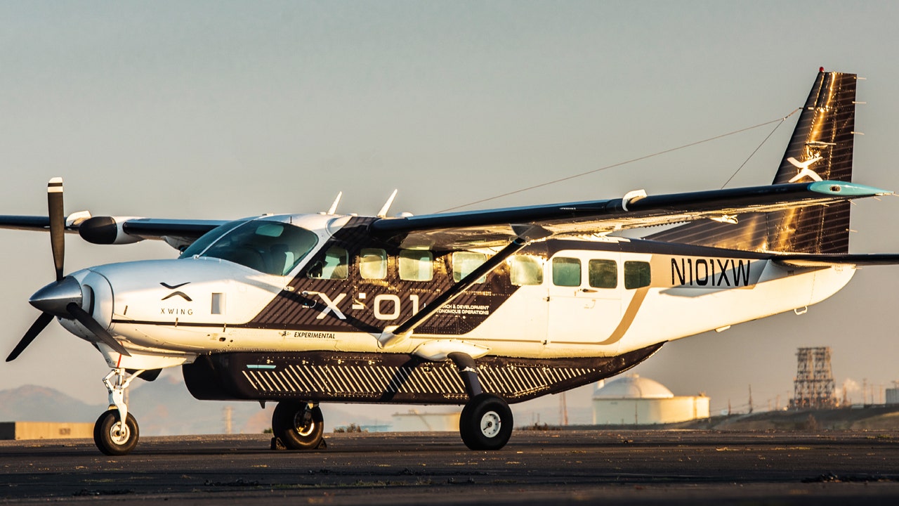 Robot plane unveiled