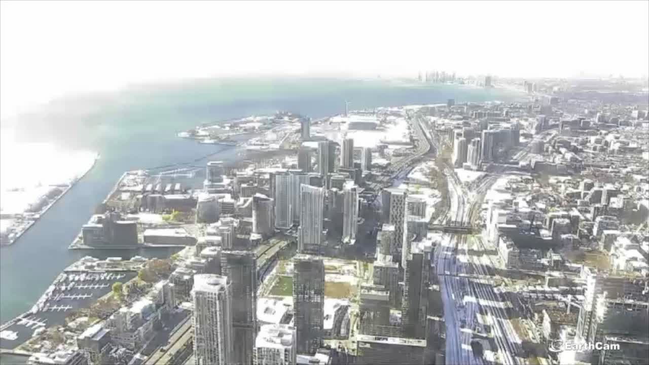 EarthCam: Flash in Toronto sky