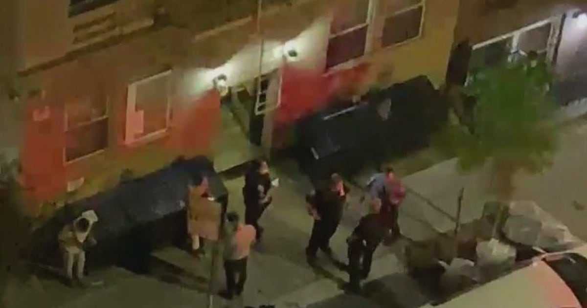 26-year-old woman dies after fall from Manhattan building | FOX 5 New York