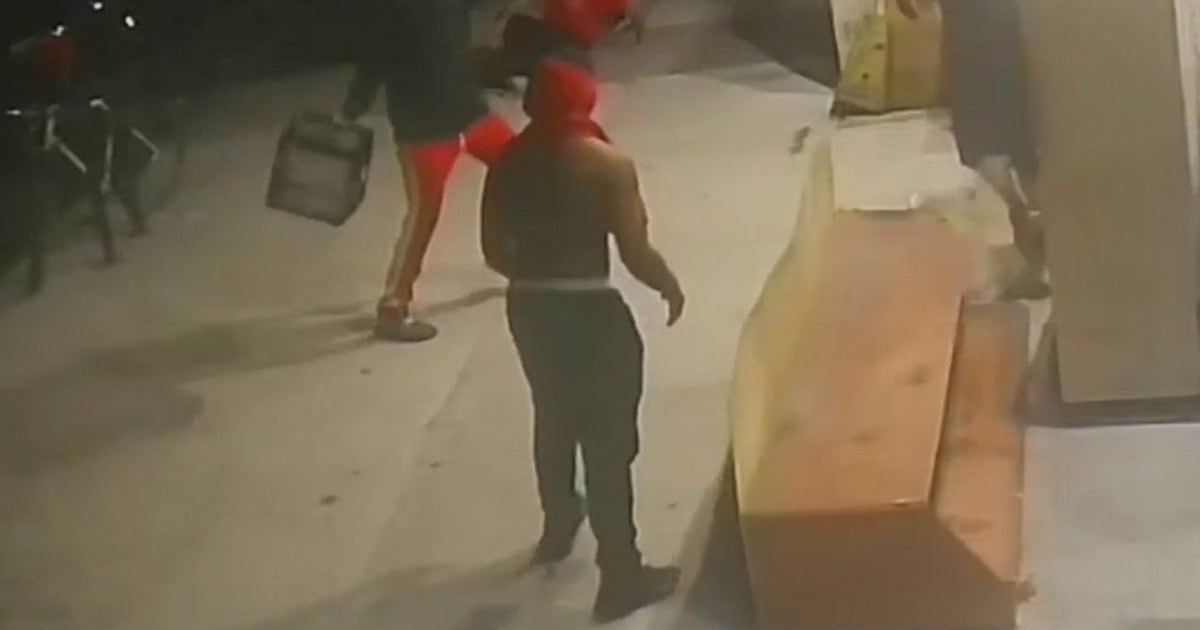 3 suspects sought in vicious robbery with cinderblock and crate: NYPD ...