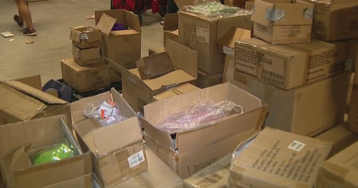Doing good deeds in his late wife's memory | House of Good Deeds | FOX ...