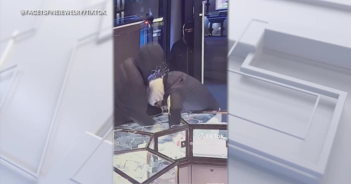 VIDEO: Smash-and-grab robbers snag $2M in jewels at NYC store | FOX 5 ...