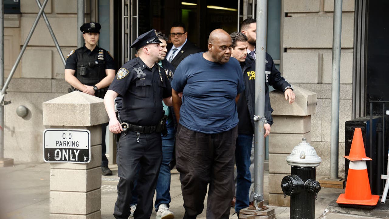 Brooklyn Subway Shooting Frank James Pleads Guilty To Terrorism