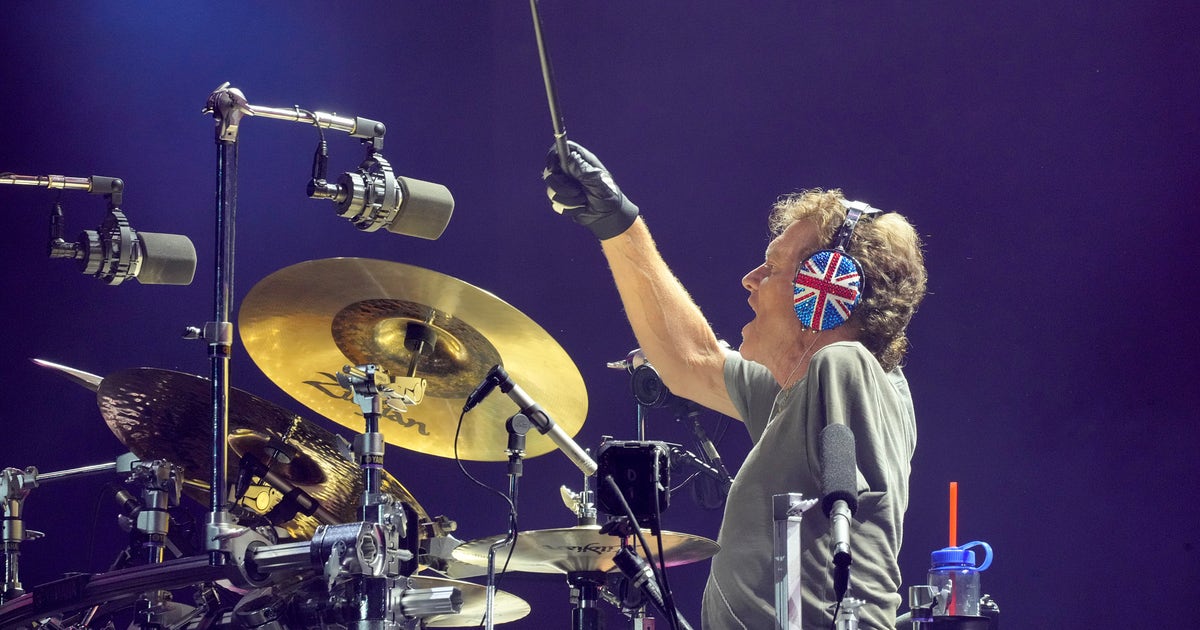 Def Leppard drummer Rick Allen attacked outside Florida hotel, reports ...