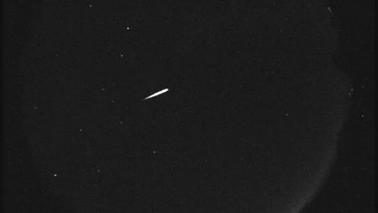 Did you miss the Northern Lights? Here's a comet a3 tracker | FOX 5 New ...