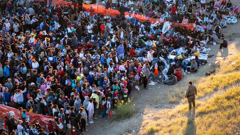 Highest Single Day Record Of Migrants Crossing Border Fox Sources