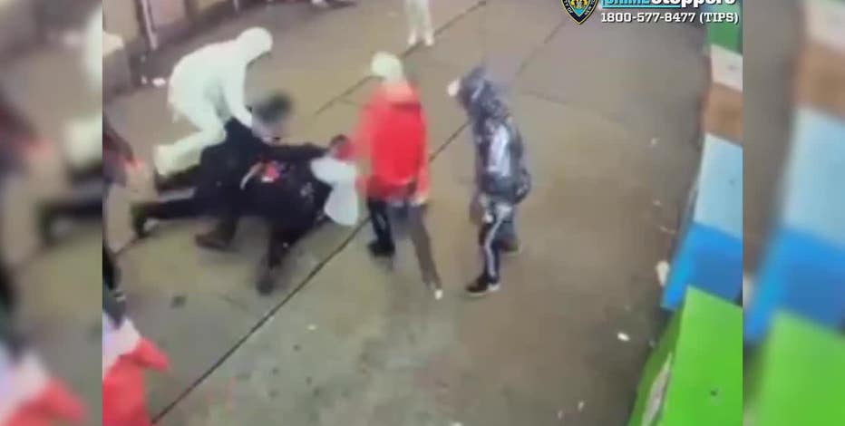 Nypd Cops Attacked 7 Indicted In Melee Near Times Square Migrant