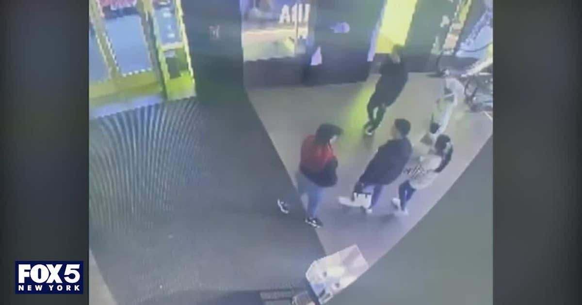 Times Square shooting surveillance video shows suspect at large pull ...