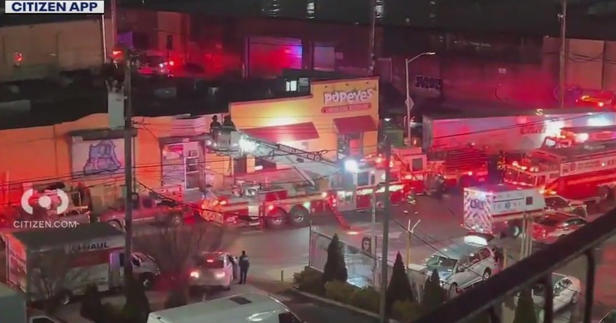 18-wheeler crashes into Brooklyn Popeyes restaurant | FOX 5 New York