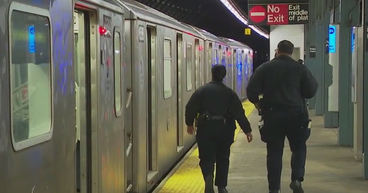 MTA worker stabbed in Bronx subway station | FOX 5 New York