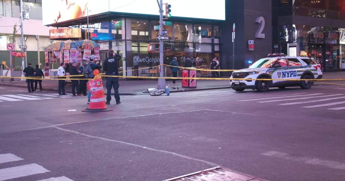 Shooting in Times Square leaves food cart vendor injured; 3 arrested ...