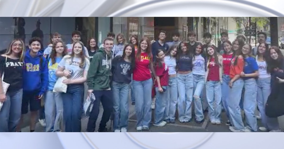 15 sets of twins graduating from one Long Island high school | FOX 5 ...