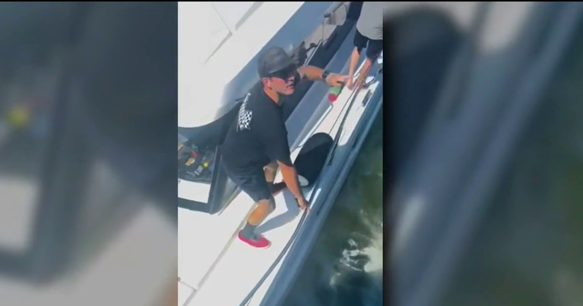 East River boat crash: Catamaran sought by police | FOX 5 New York